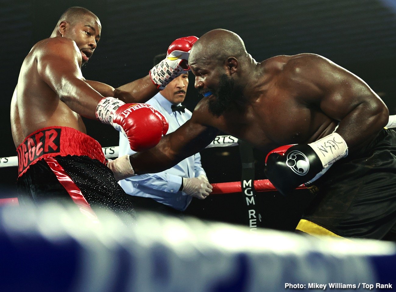 Boxing Results: Carlos Takam Defeats Jerry Forrest - Boxing News 24