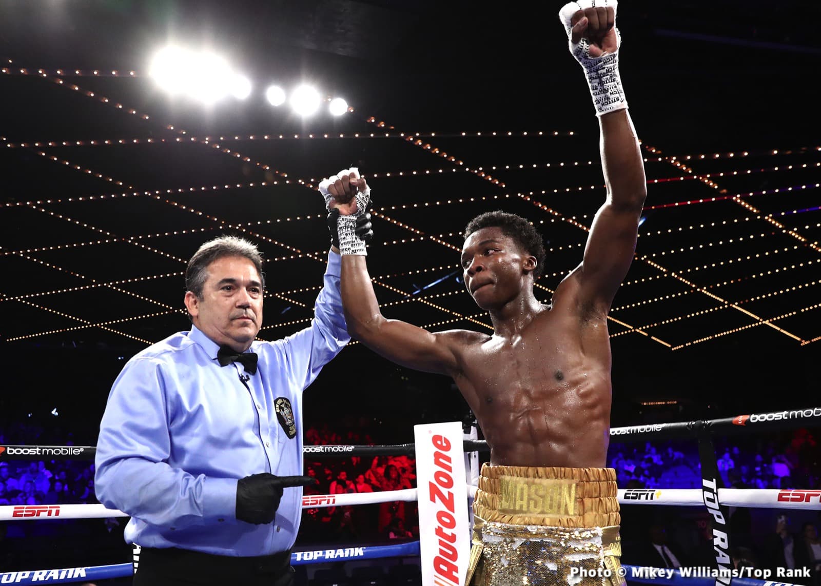 Results / Photos: Vasiliy Lomachenko Rallies To Defeat Jamaine Ortiz - Boxing News 24