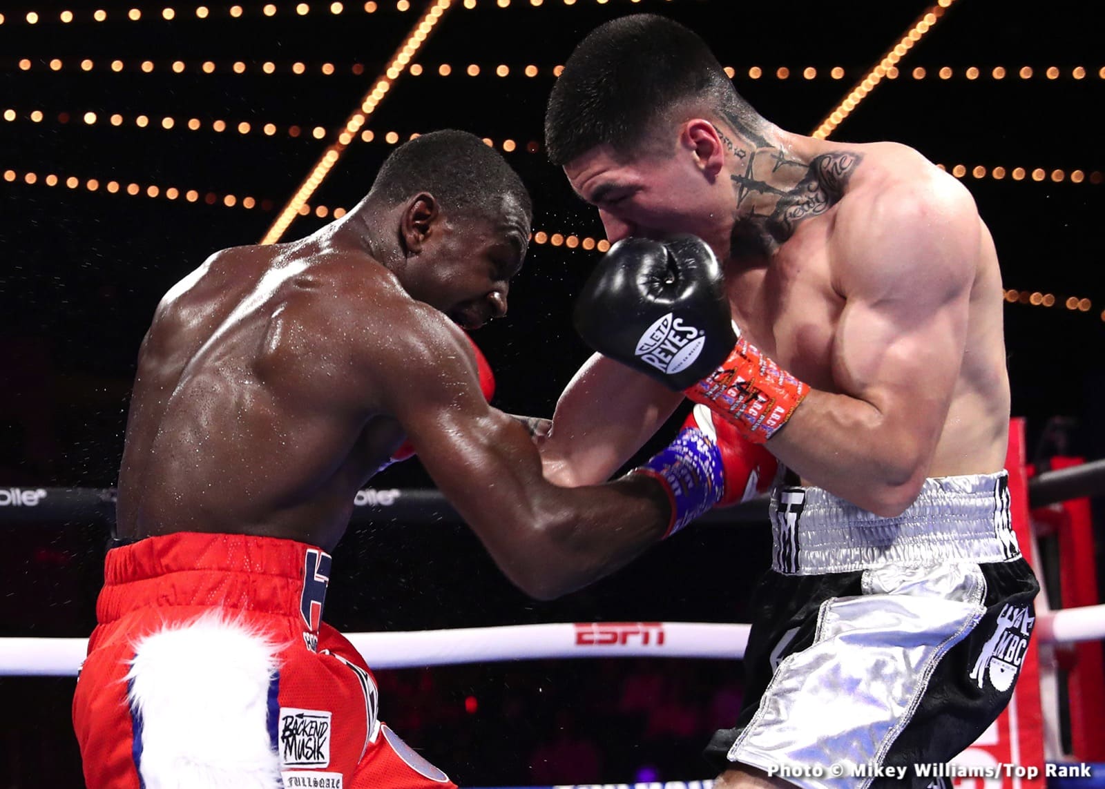 Results / Photos: Vasiliy Lomachenko Rallies To Defeat Jamaine Ortiz - Boxing News 24